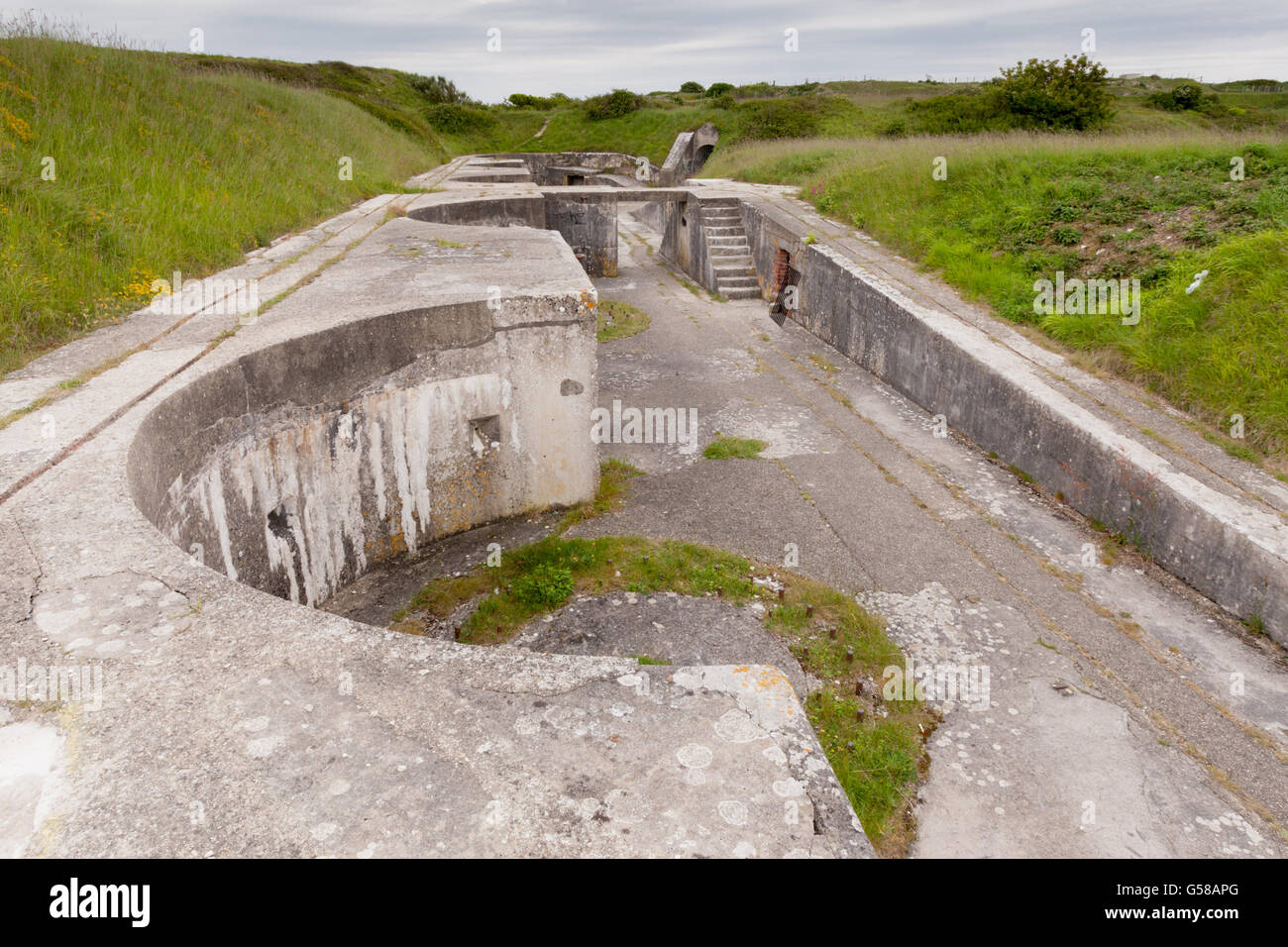 High angle battery, twentieth century heavy-gun emplacement, Portland ...