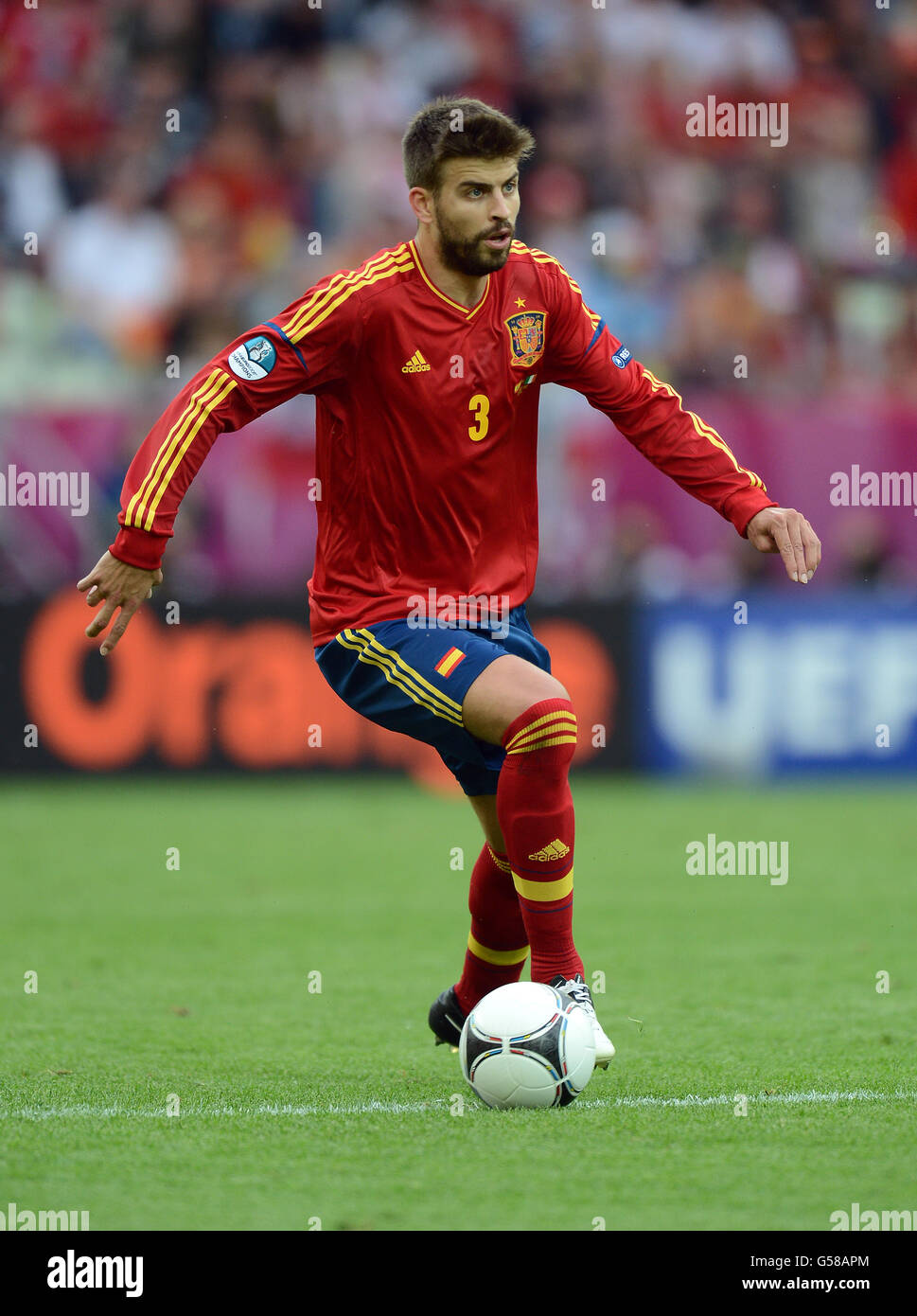 Spain euro 2012 pique hi-res stock photography and images - Alamy