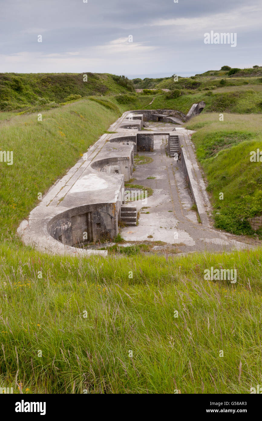 Ww2 gun battery hi-res stock photography and images - Alamy