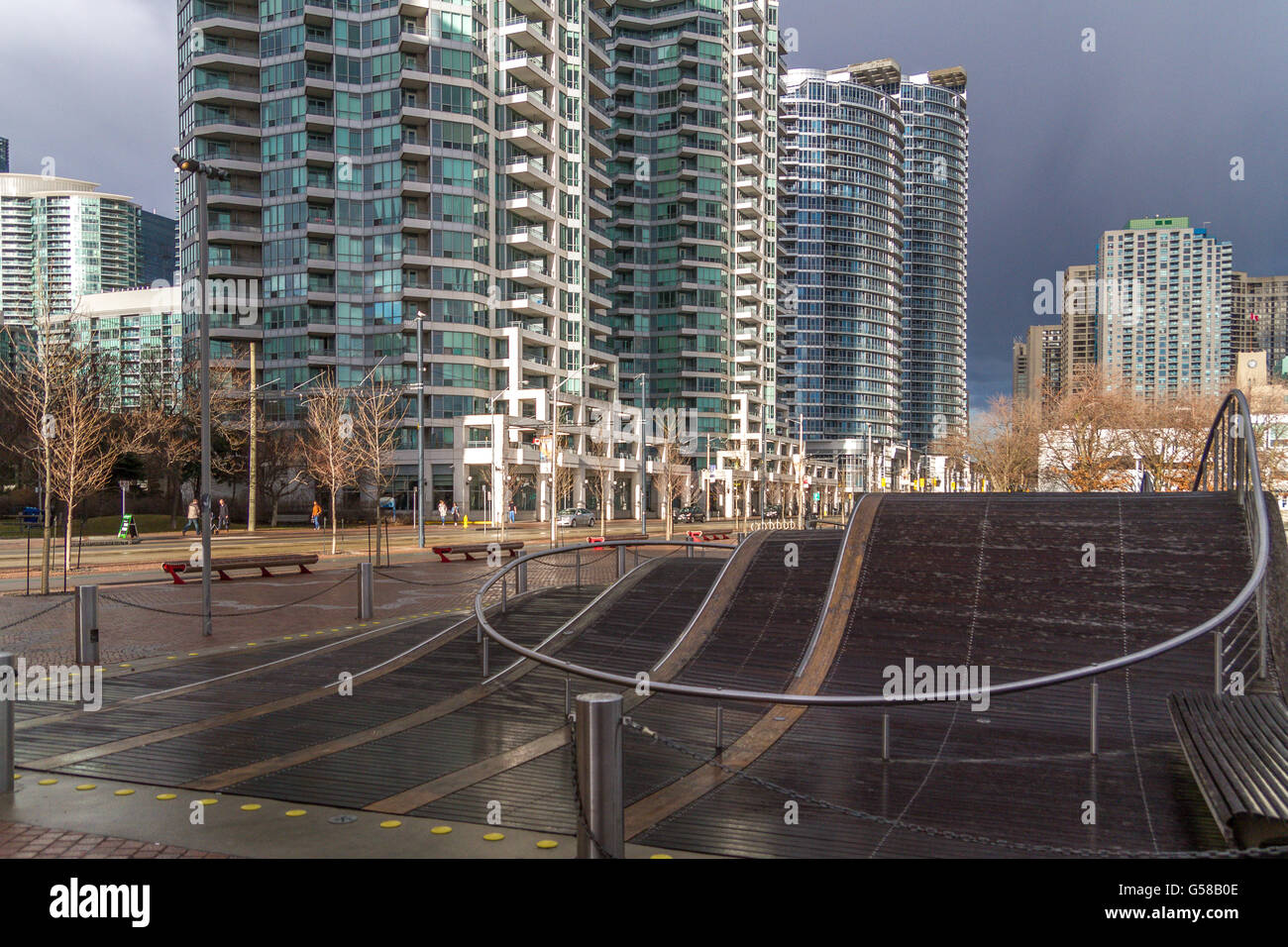 Toronto waterfront hi-res stock photography and images - Alamy