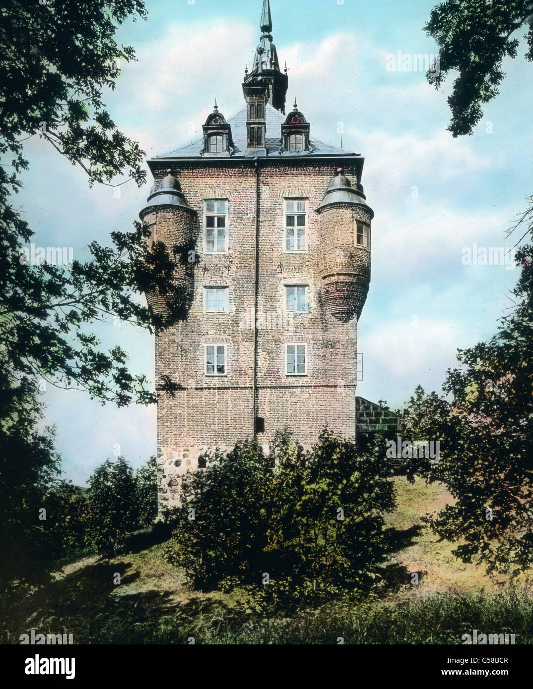 Wik castle sweden hi-res stock photography and images - Alamy