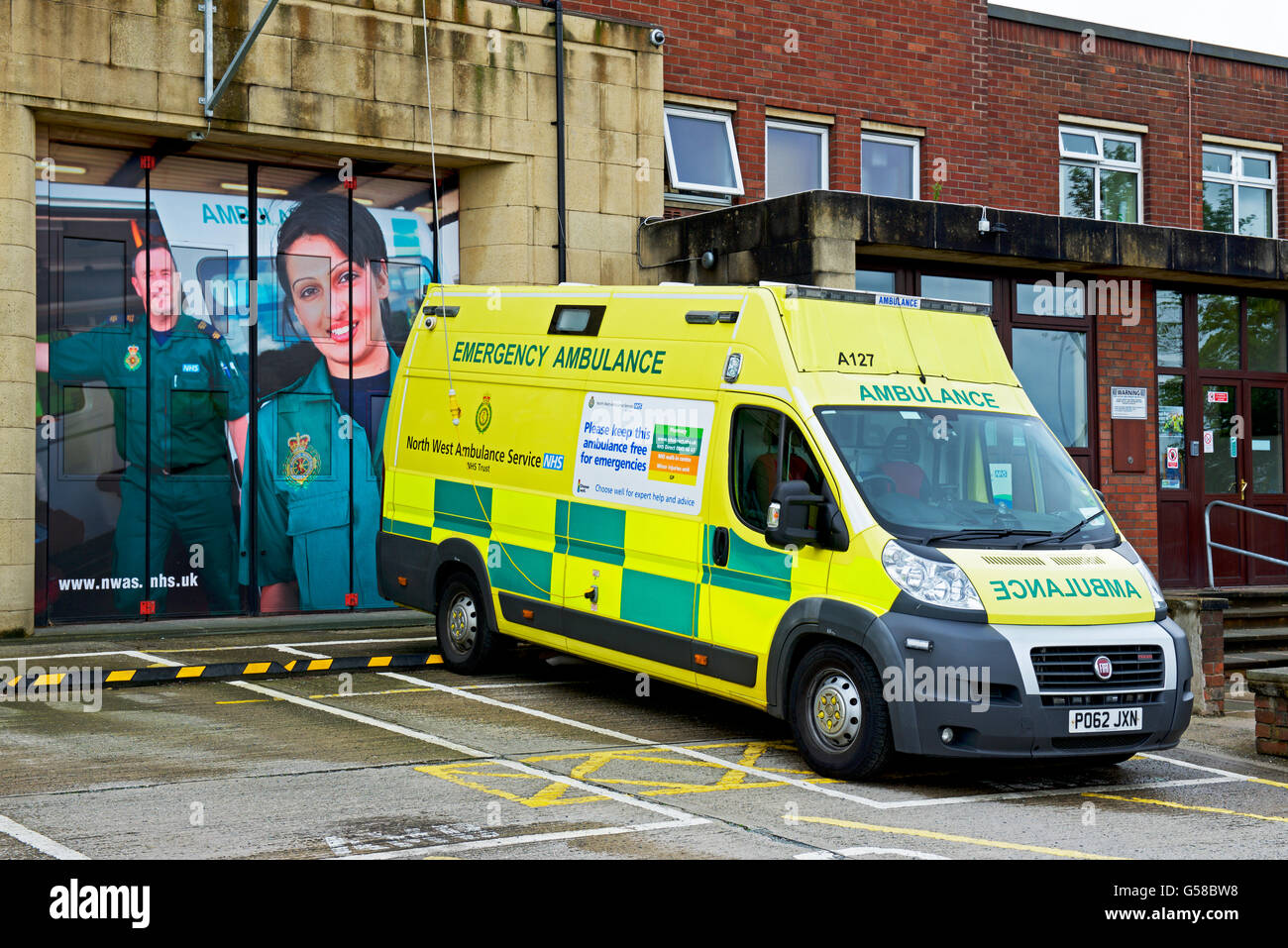 Uk Ambulance Station Stock Photos & Uk Ambulance Station Stock Images ...