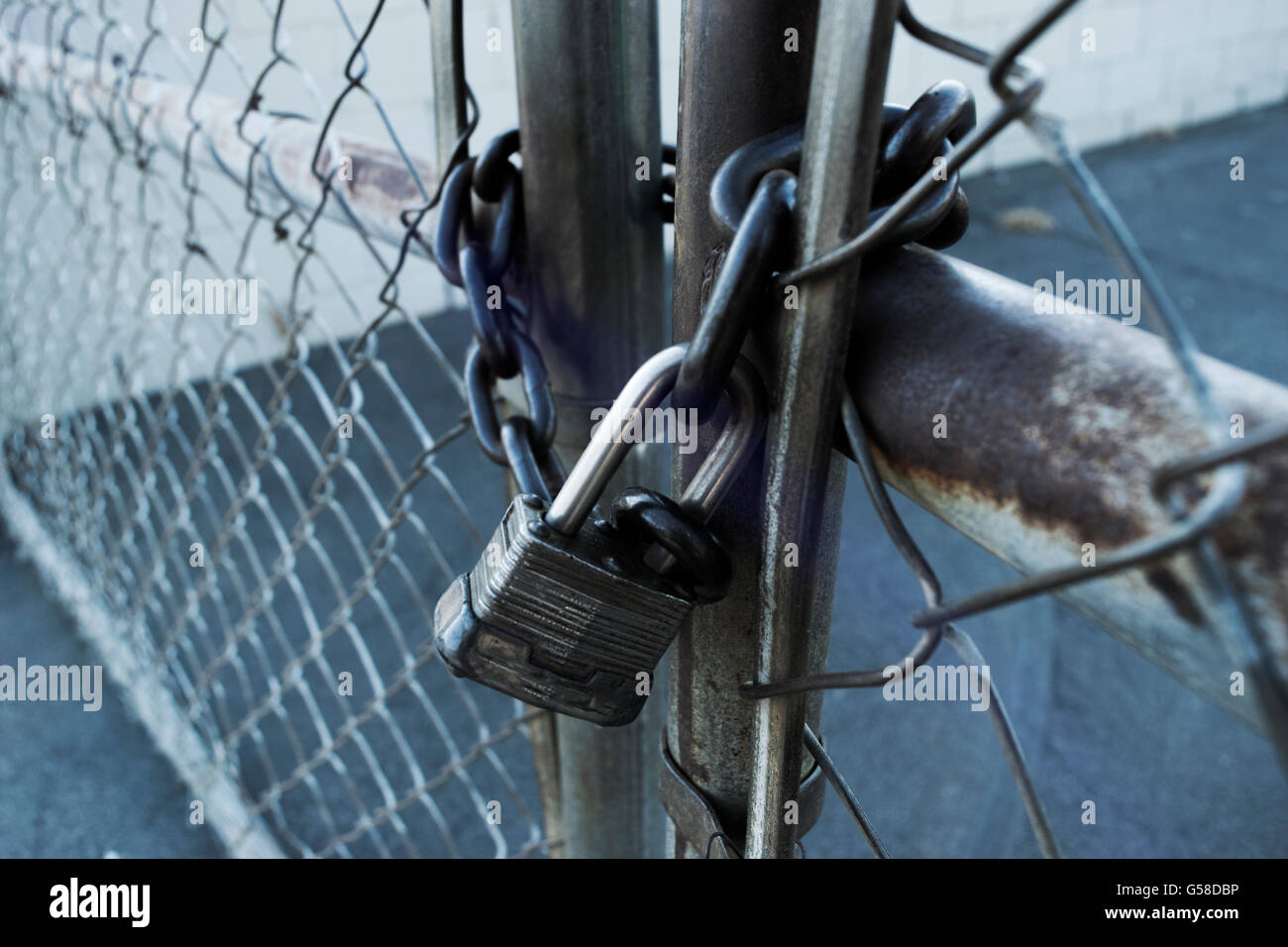 Lock to fence hi-res stock photography and images - Alamy