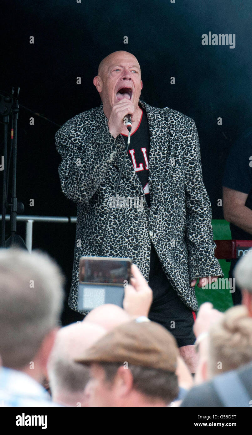 Bad manners artist hi-res stock photography and images - Alamy
