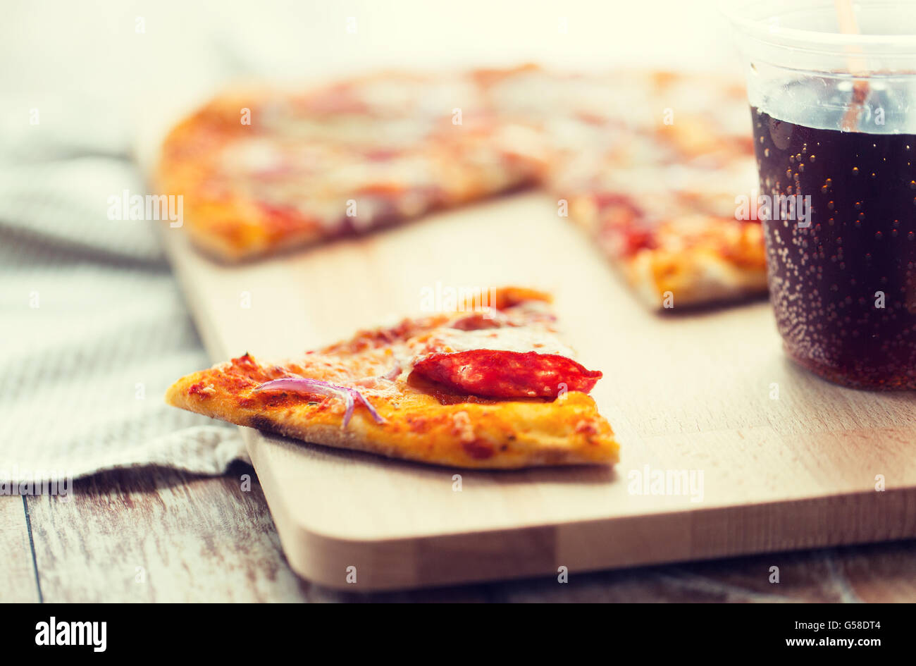 Pizza and drink hi-res stock photography and images - Alamy