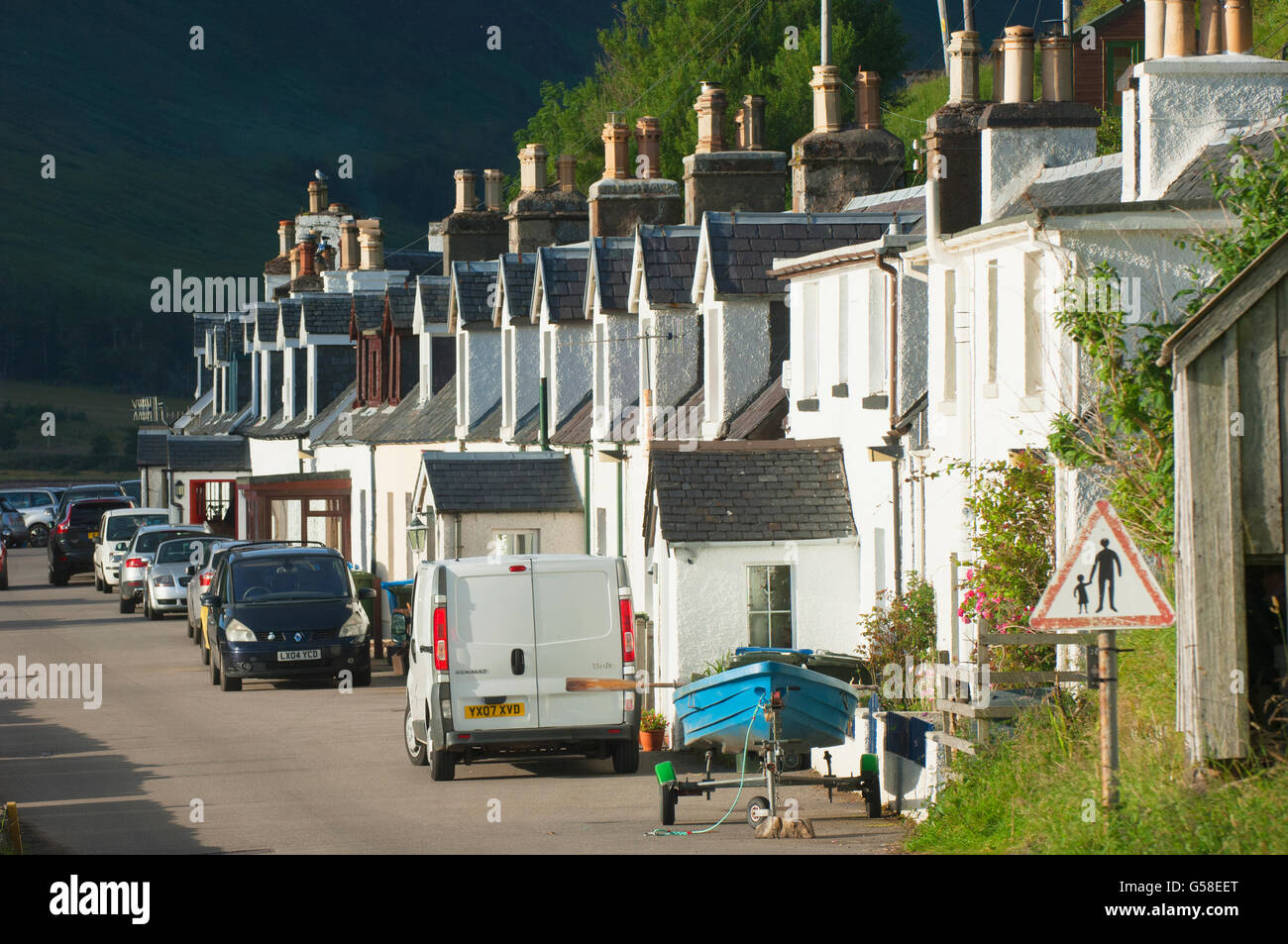 The village of Applecross on the west coast of the Scottish Highlands ...