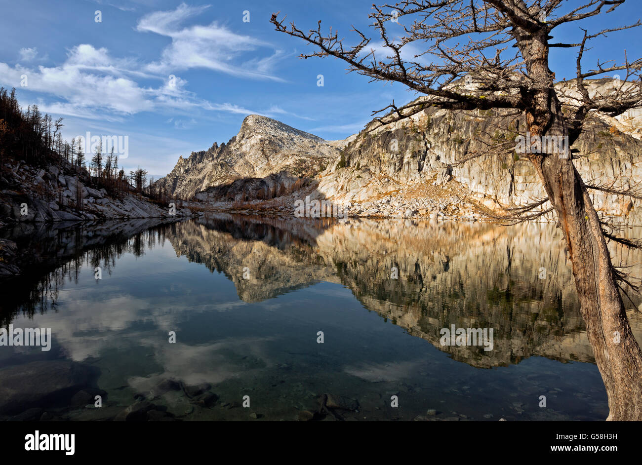 Perfection lake alpine lakes hi-res stock photography and images - Alamy