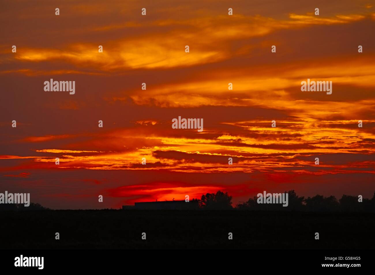 Dark red clouds red sunset hi-res stock photography and images - Alamy