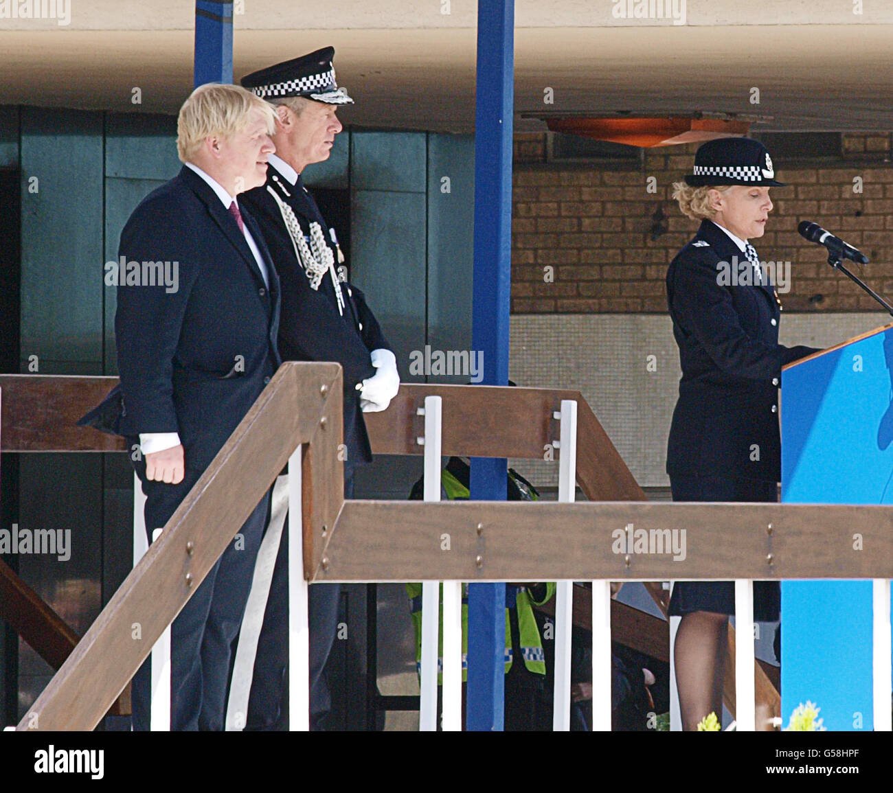 Police passing out parade hi-res stock photography and images - Alamy