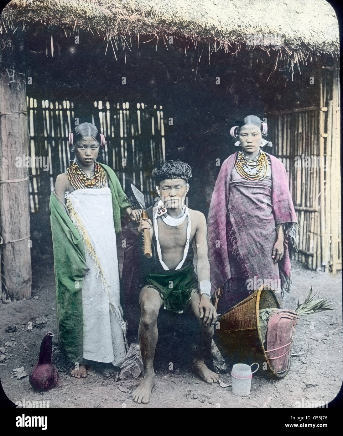 Dravida vor seiner Hütte. India, Asia, Indian, rural, native, family ...