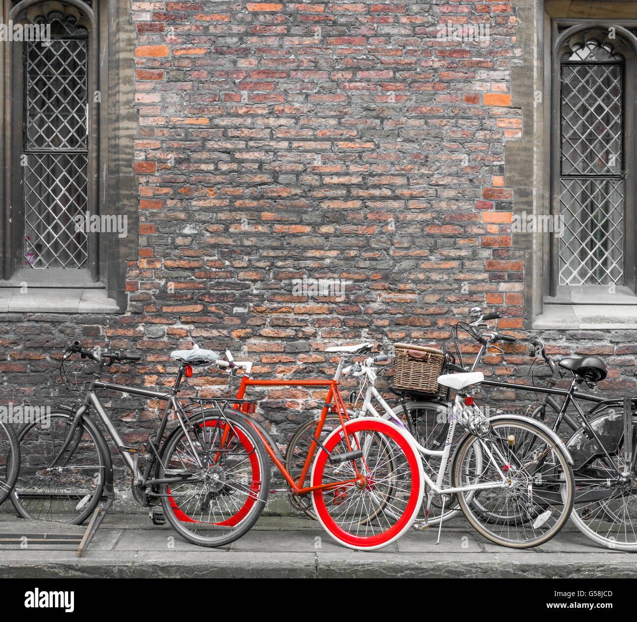 Red bike hi-res stock photography and images - Alamy
