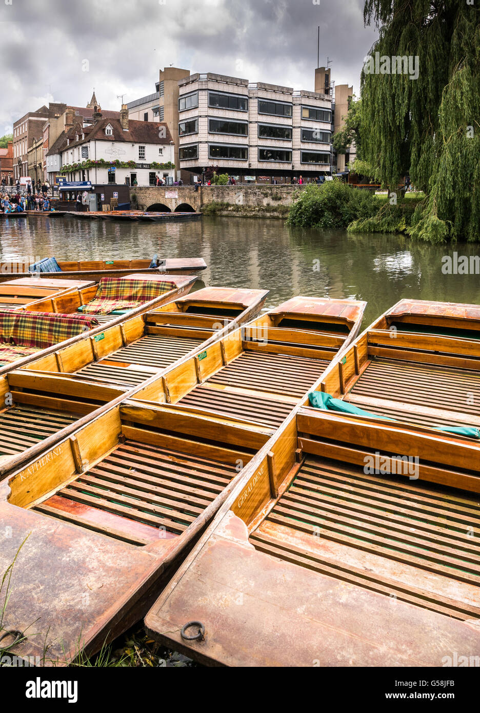 Punts row cam river hi-res stock photography and images - Alamy