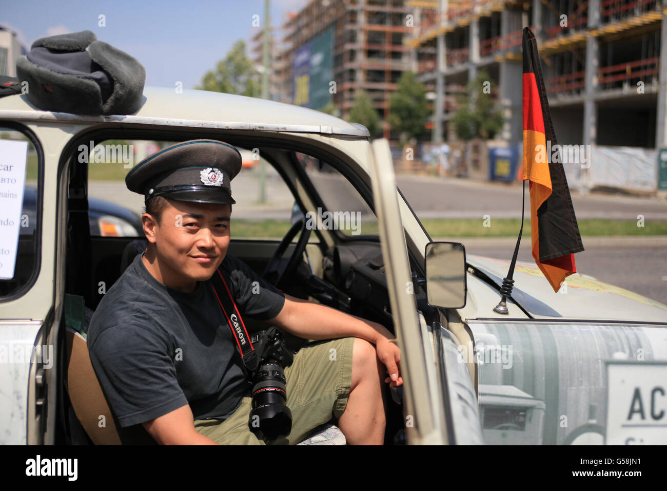 Historic image of checkpoint charlie hi-res stock photography and ...