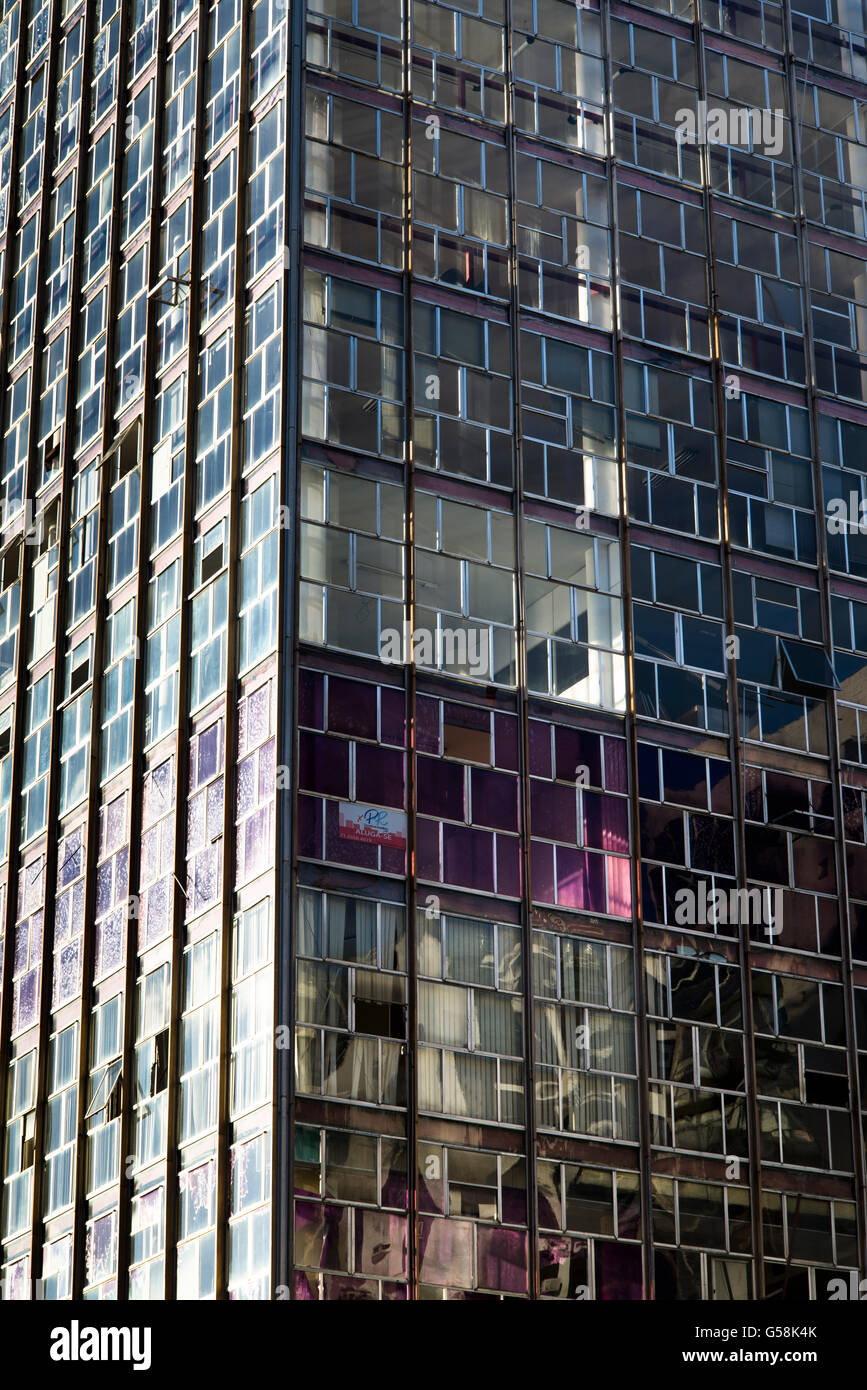 High rise block hi-res stock photography and images - Alamy