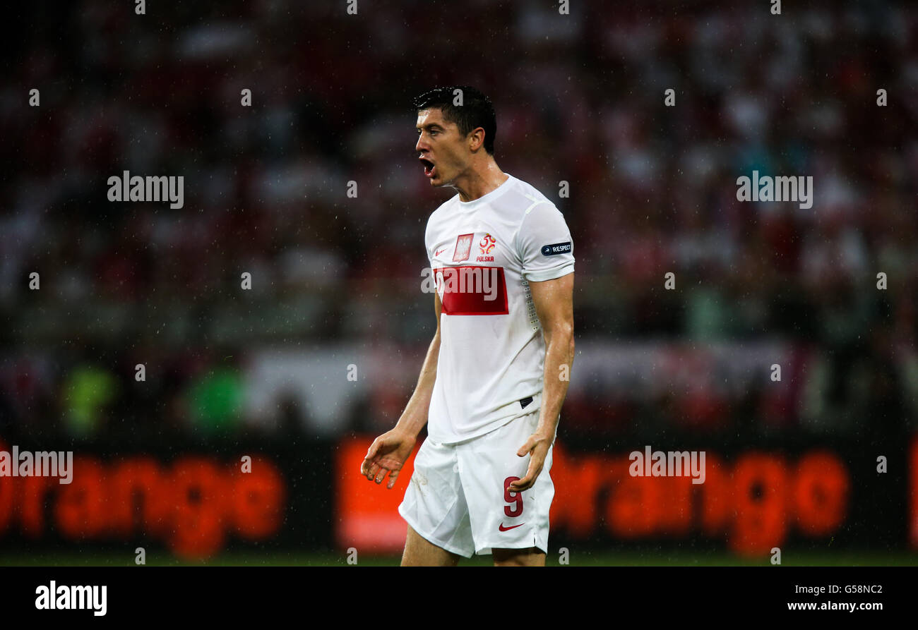 Polands robert lewandowski screams hi-res stock photography and images ...