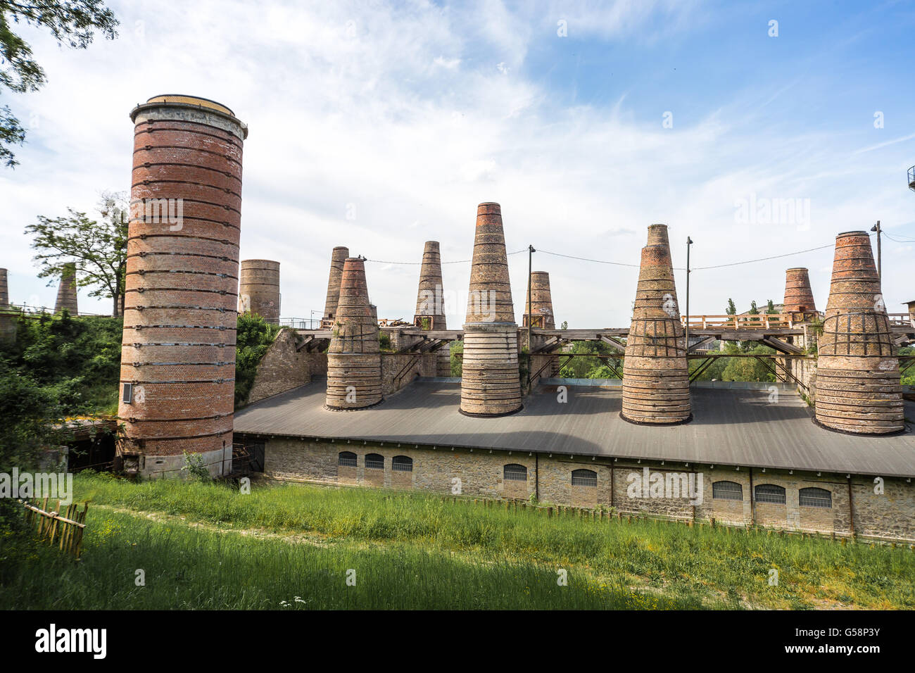 Kiln chimneys hi-res stock photography and images - Alamy