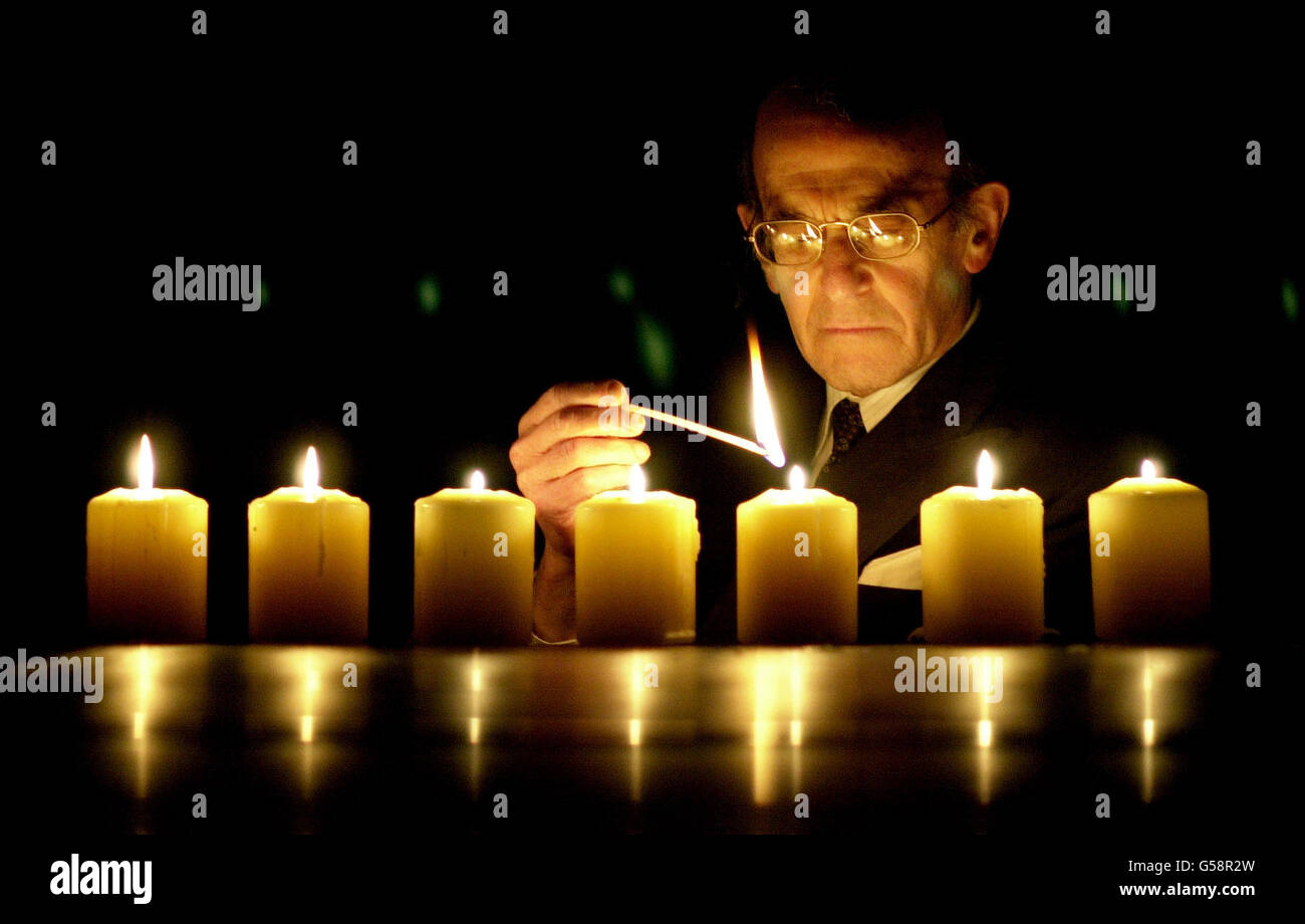 Where cantor giffnock newlands synagogue hi-res stock photography and ...