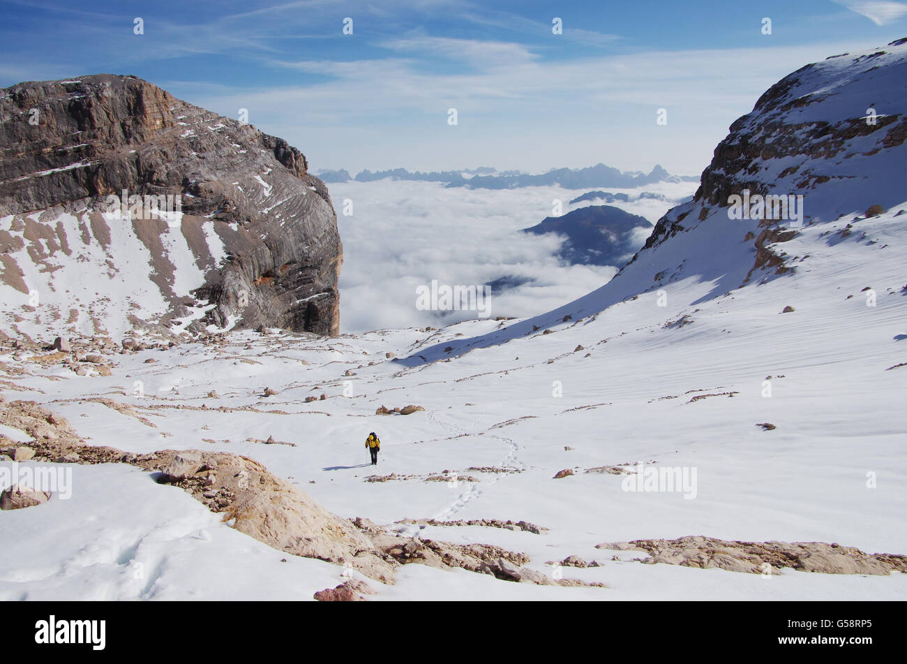 Steep snow slopes hi-res stock photography and images - Alamy