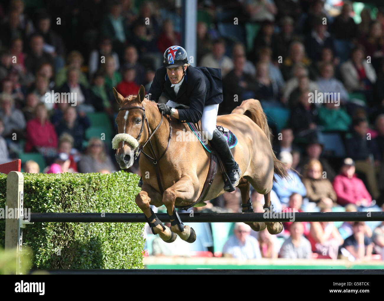 Knock down jumping fence hi-res stock photography and images - Alamy