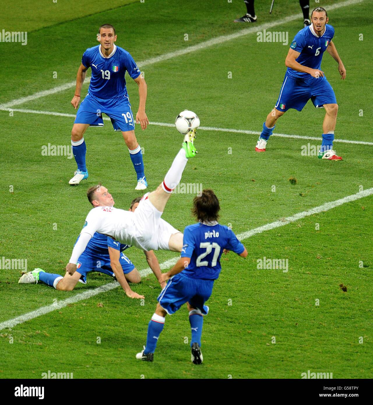 Englands wayne rooney left attempts an overhead kick hi-res stock ...