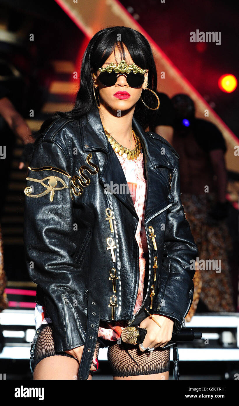 Rihanna performs at the Radio 1 Hackney Weekend at Victoria Park ...