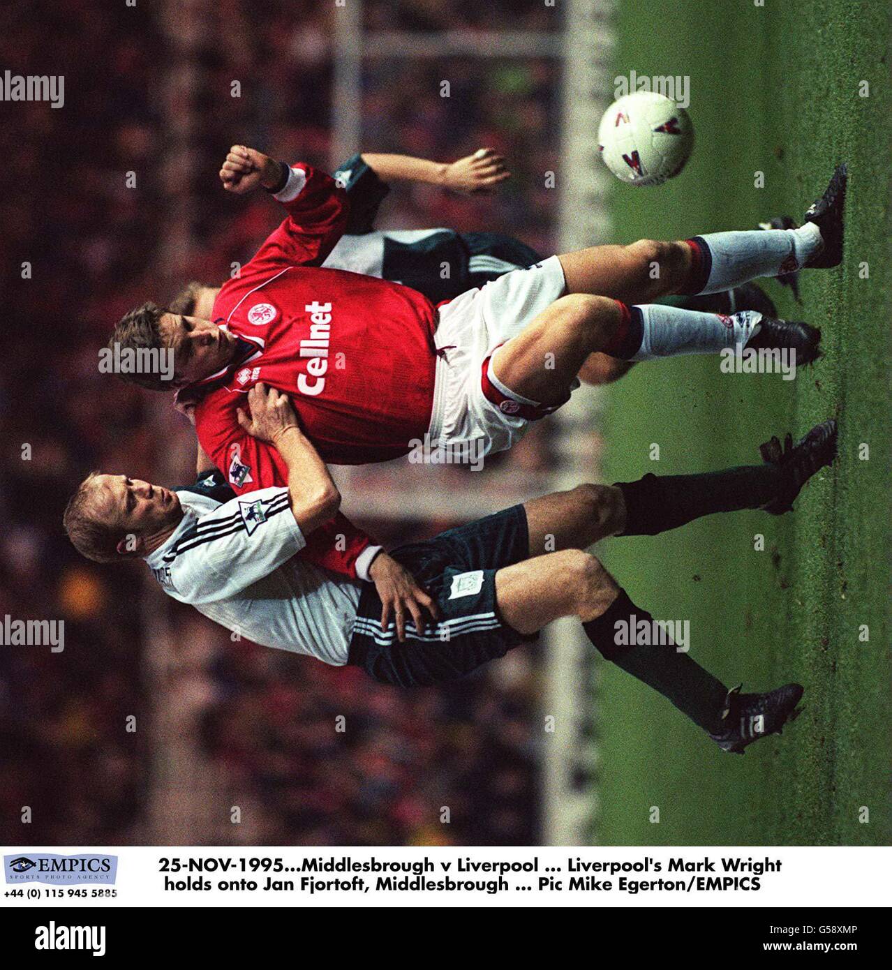 Liverpools mark wright holds onto jan fjortoft hi-res stock photography ...