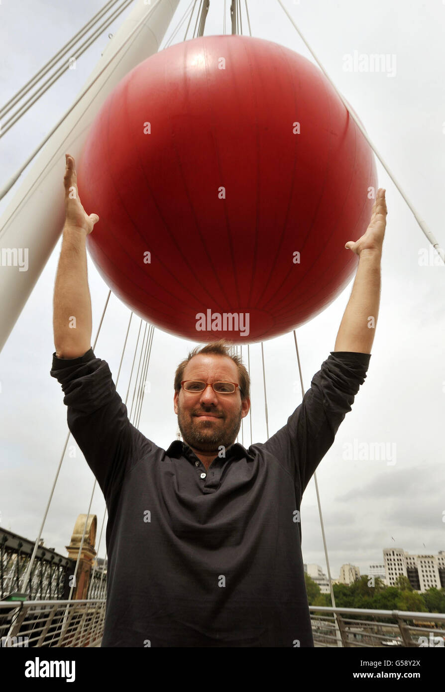 Kurt Perschke Red Ball art - London Stock Photo - Alamy