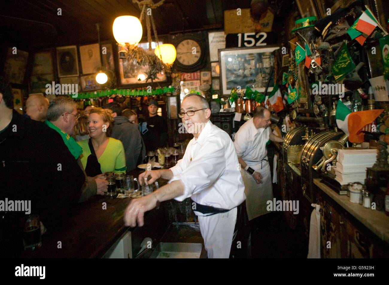 New york landmark tavern irish hi-res stock photography and images - Alamy
