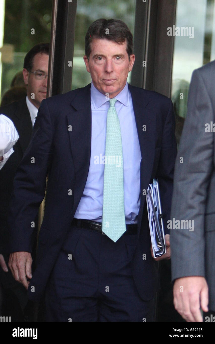 Former Barclays chief executive Bob Diamond, leaves after giving ...