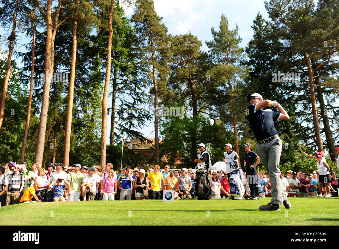 Golf crowds england hi-res stock photography and images - Alamy