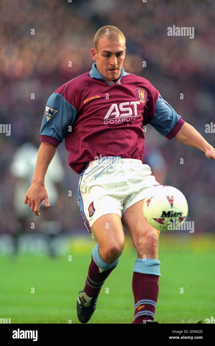 Mark Draper, Aston Villa Stock Photo - Alamy