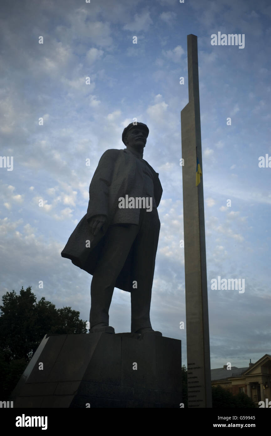Lenin square donetsk ukraine hi-res stock photography and images - Alamy