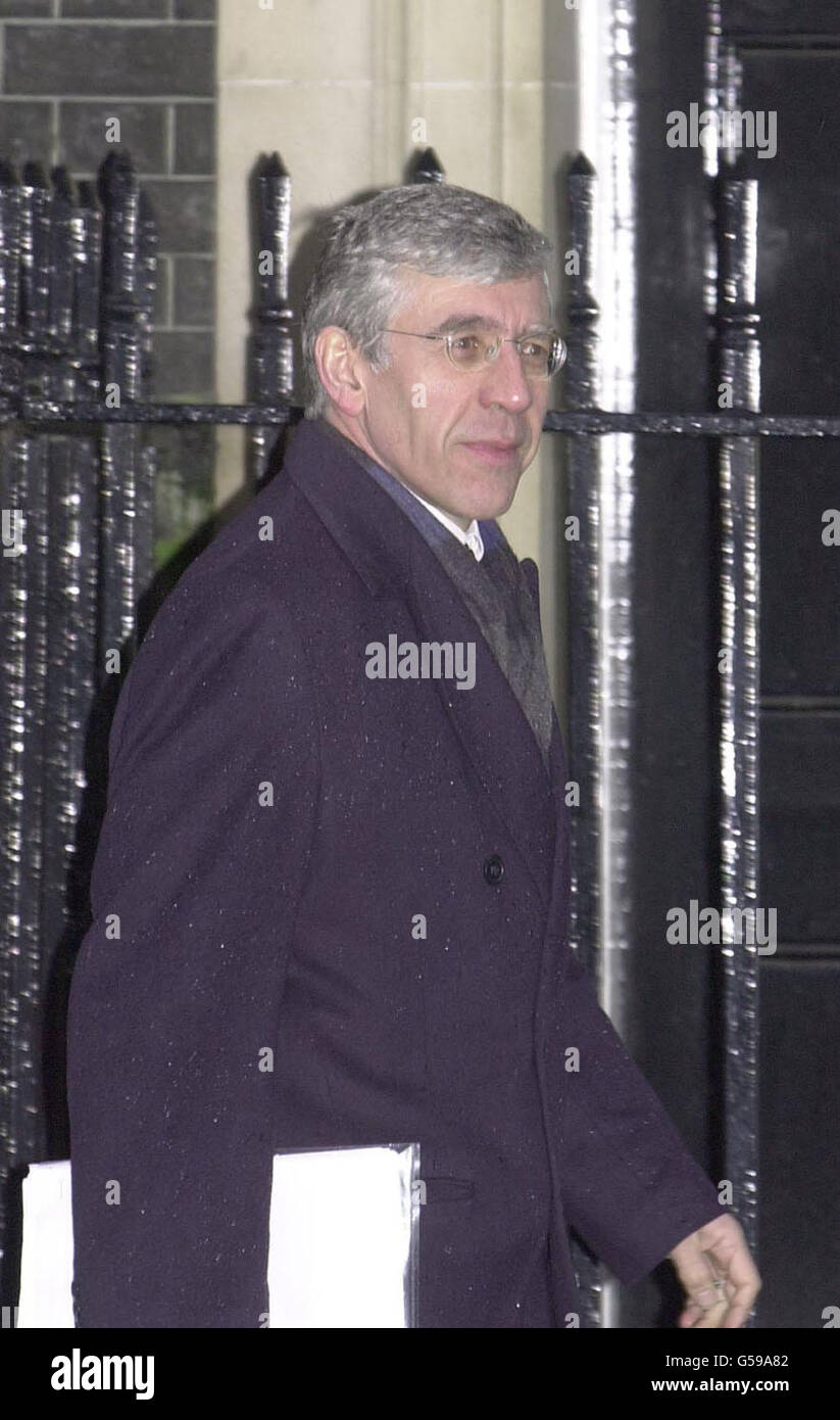 Downing street gathering cabinet hi-res stock photography and images ...