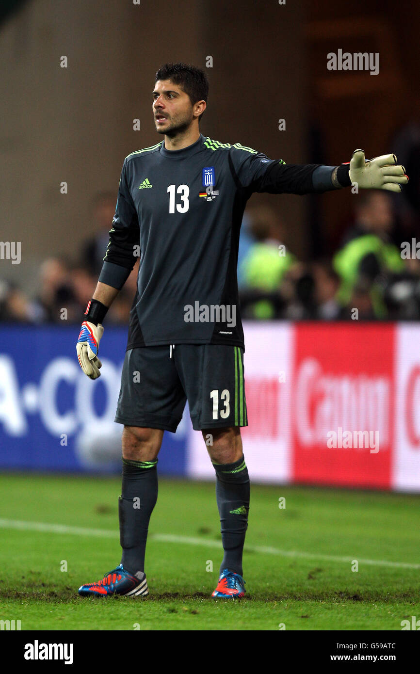 Greece goalkeeper michalis sifakis hi-res stock photography and images ...