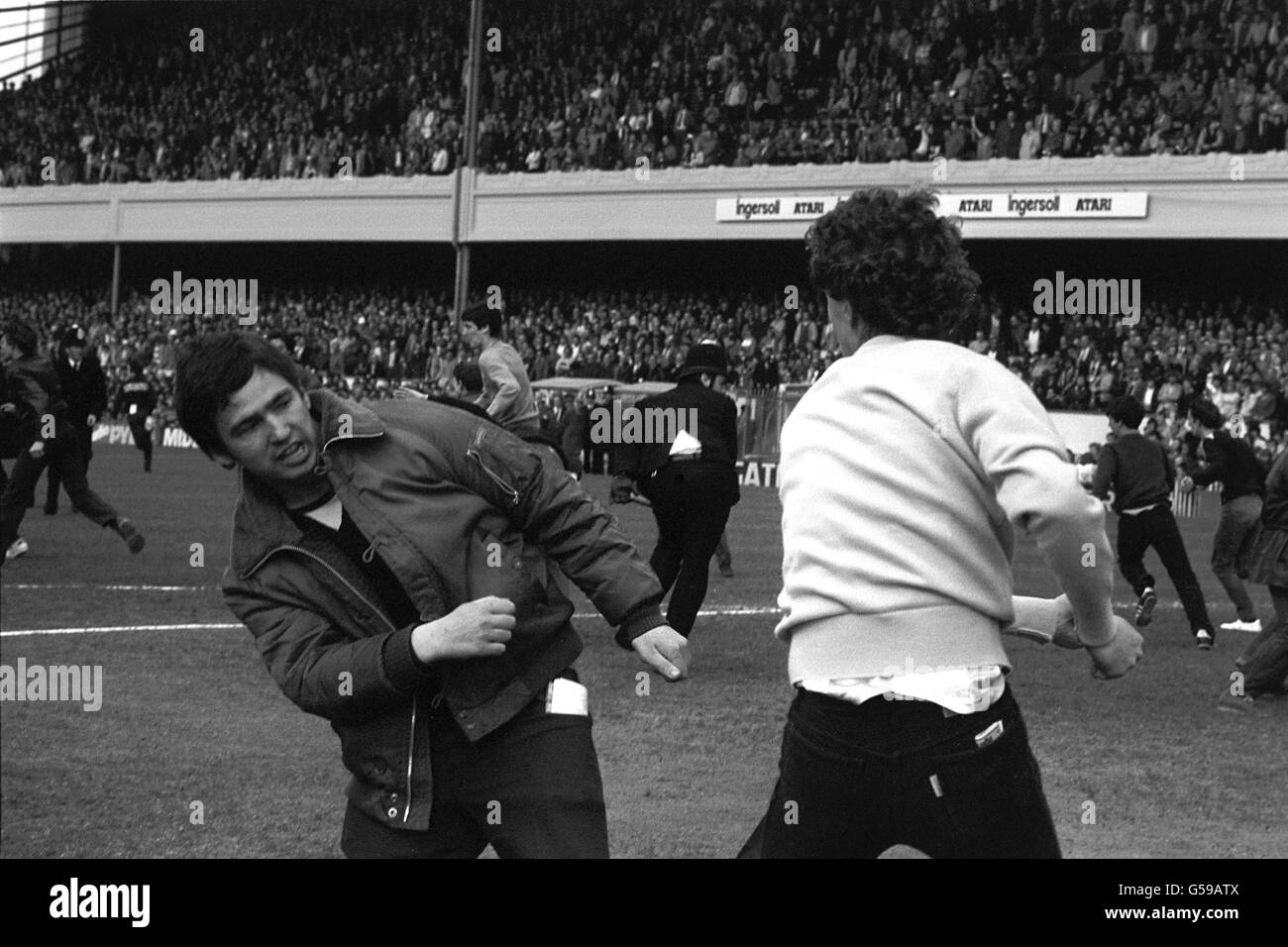 Hooligans Arsenal v Villa Stock Photo - Alamy