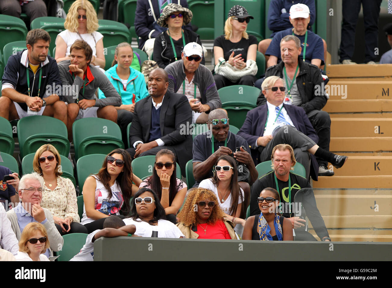 Richard Williams, father and tennis coach of Venus Williams (centre ...