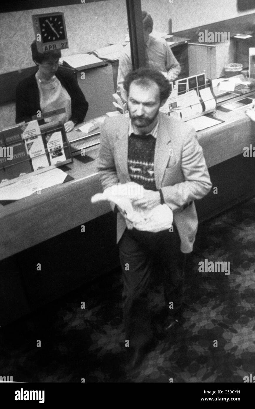 Robber robery covered face blured blur cctv hi-res stock photography ...