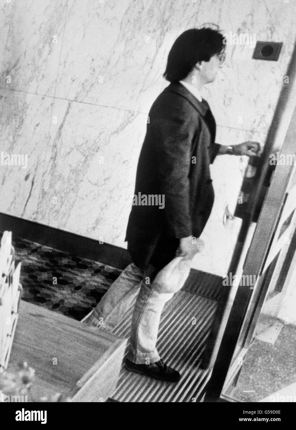 Gunman captures bank robber leaving bank hi-res stock photography and ...