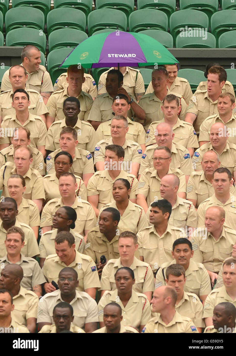 Stewards at wimbledon hi-res stock photography and images - Alamy