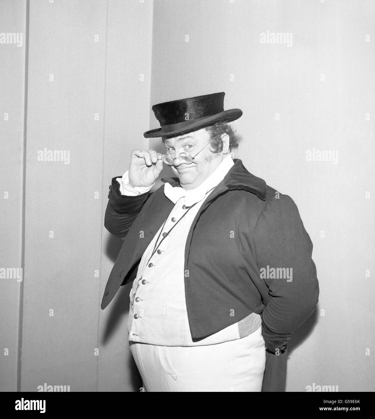 Theatre - Pickwick - Harry Secombe Stock Photo - Alamy