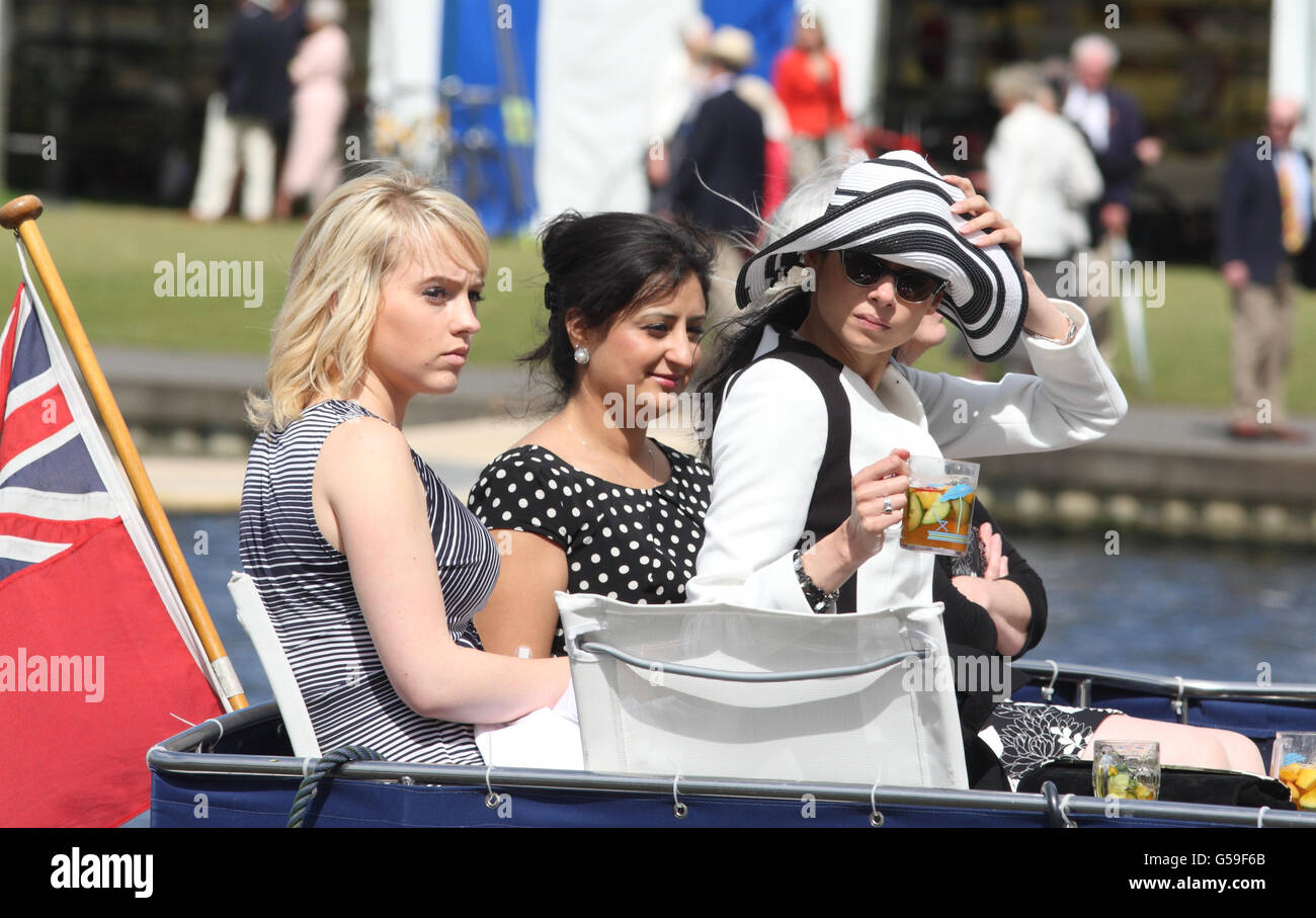 Sport rowing action spectators hi-res stock photography and images - Alamy
