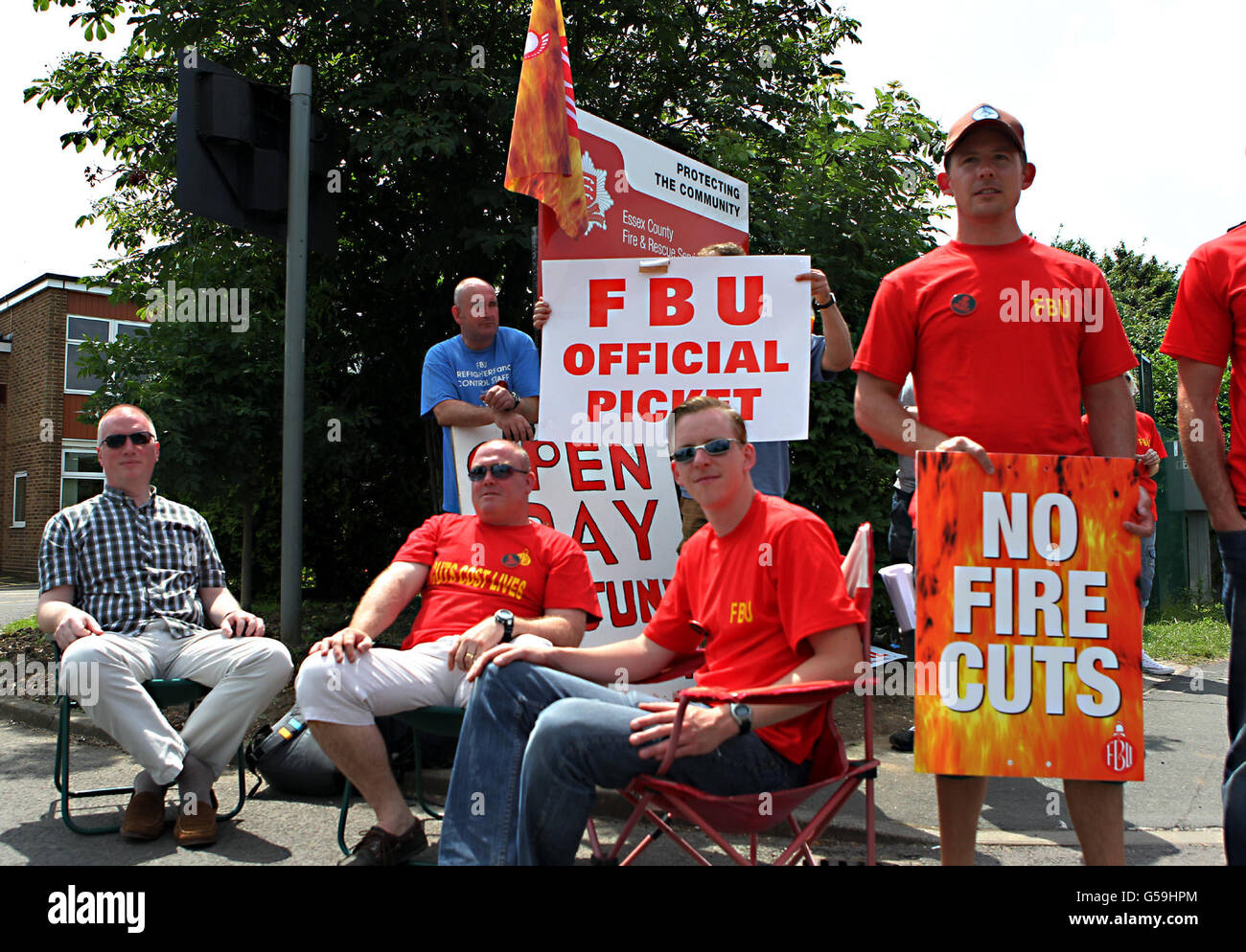 Firefighters on strike outside chelmsford fire station hi-res stock ...
