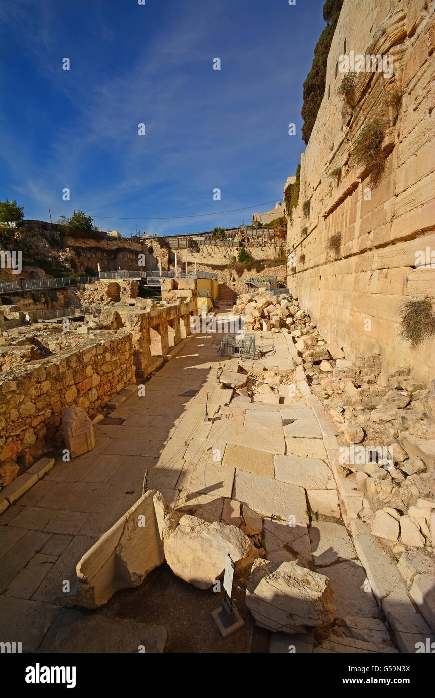 Western side ruins temple hi-res stock photography and images - Alamy
