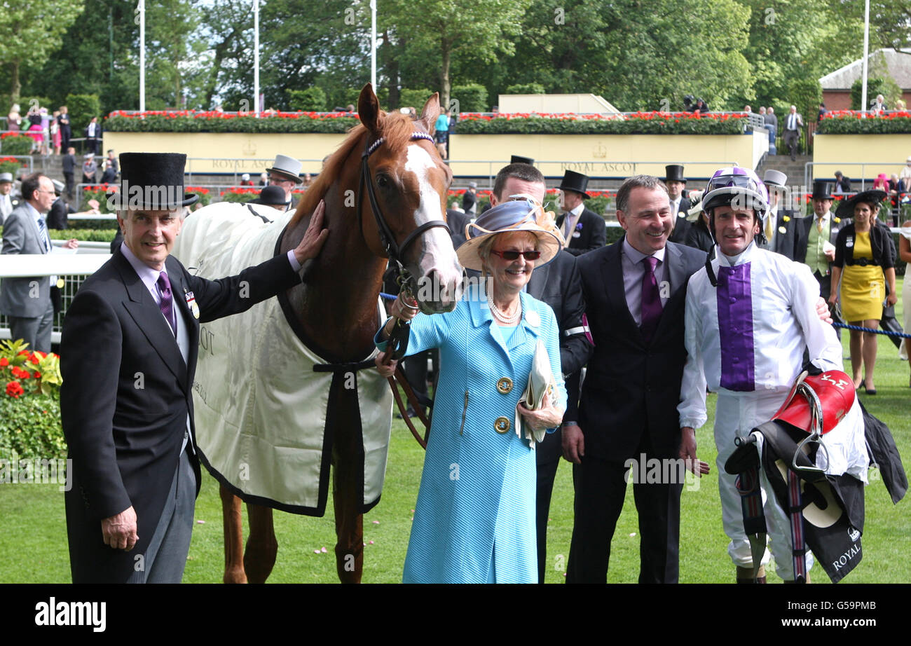 Dawn approach ascot hi-res stock photography and images - Alamy