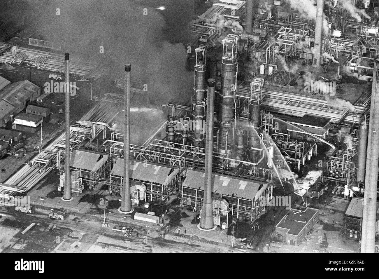 Disasters and Accidents - Shell Haven Oil Refinery Fire - Thurrock ...