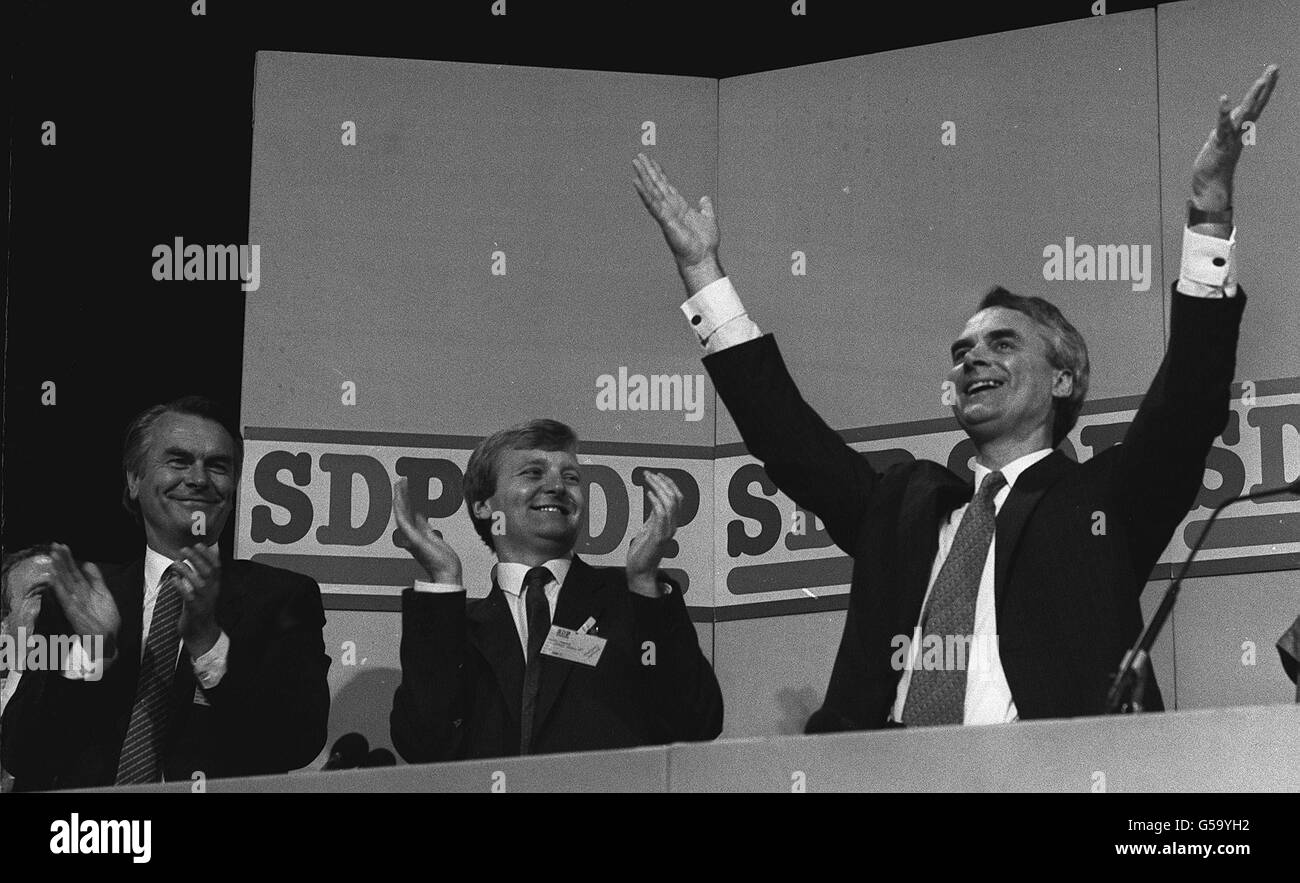 Applause from former Social Democratic Party leader Dr David Owen (left ...