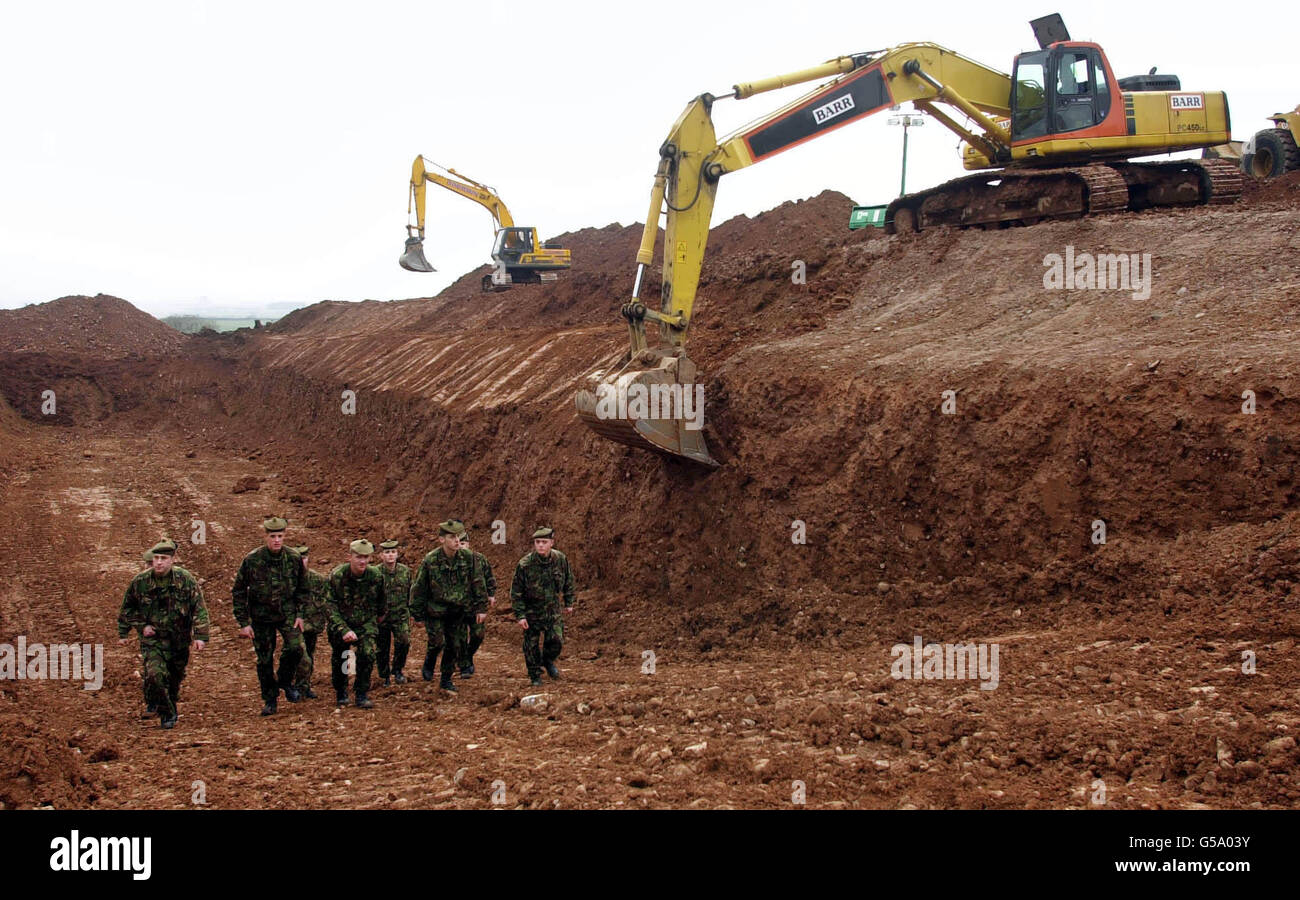 Soldiers from the 1st Battalion The Highlanders based at Redford ...