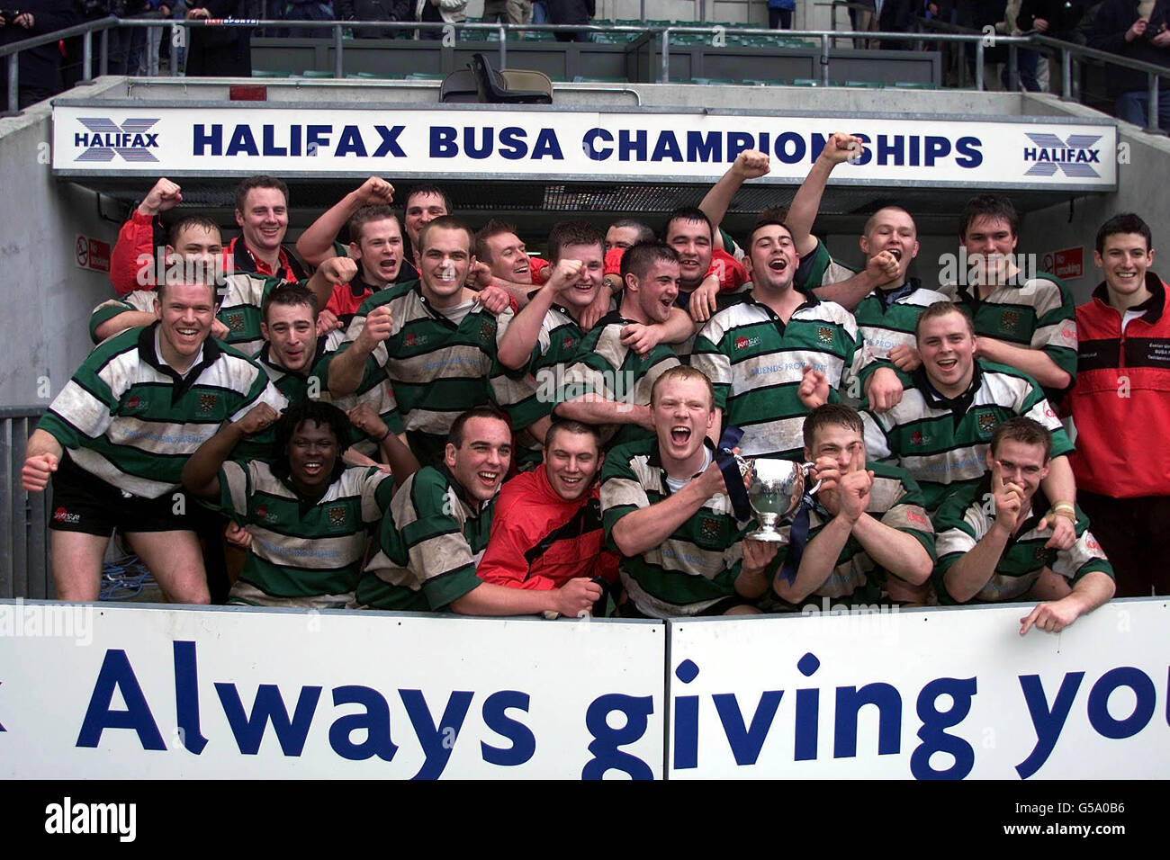 Exeter University rugby. University of Exeter players celebrate thier ...