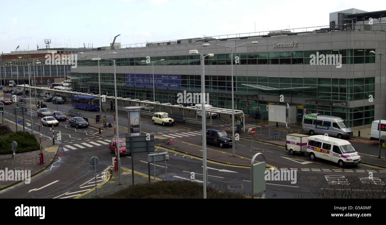 Terminal 2 at londons heathrow airport hi-res stock photography and ...