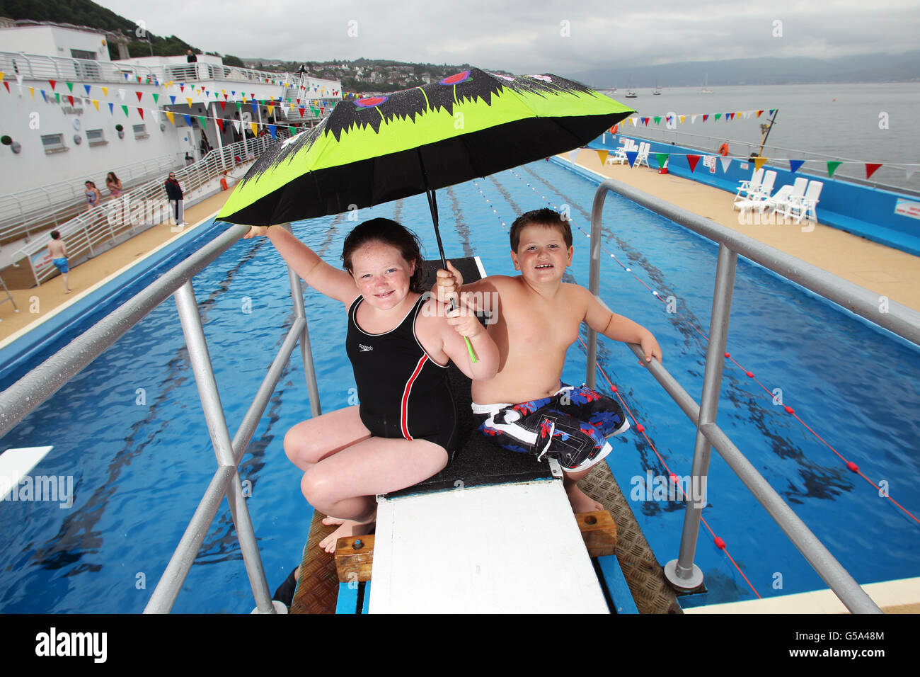 Gourock outdoor pool Stock Photo - Alamy